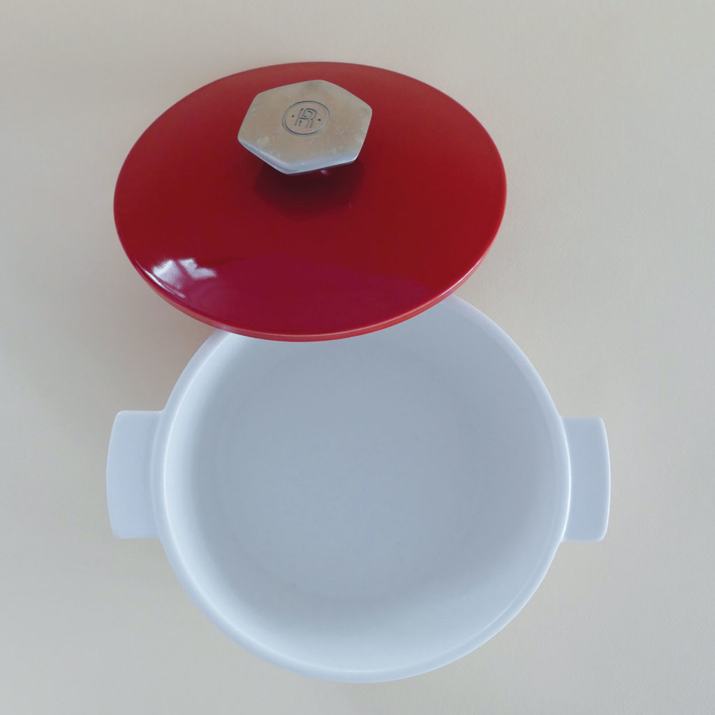 cocotte-revolution-rouge-revol-porcelaine | Assiettes & Compagnie